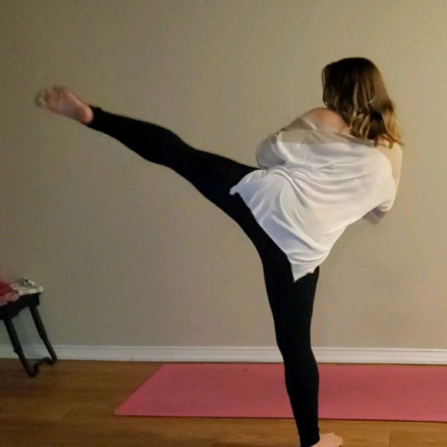 Foot Taps 💥 by Bernadette C. - Exercise How-to - Skimble