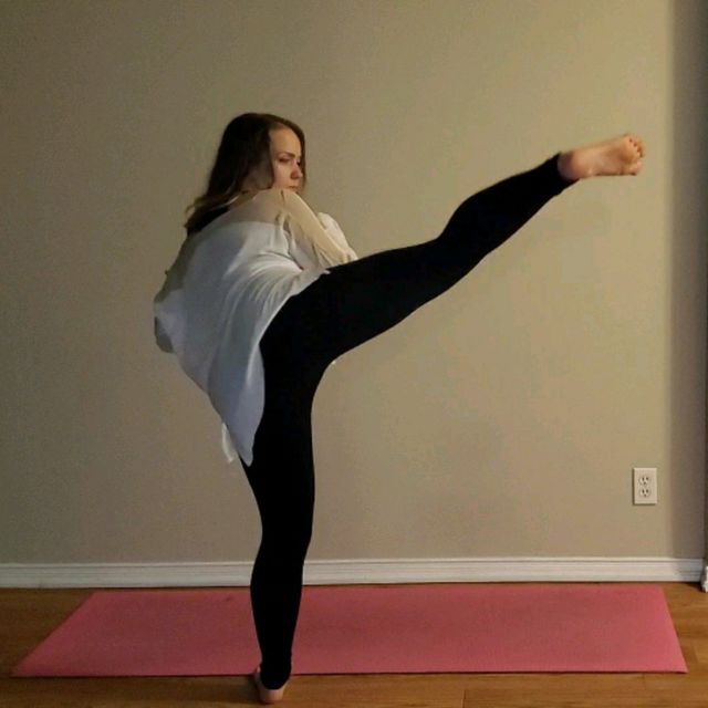 Foot Taps 💥 by Bernadette C. - Exercise How-to - Skimble