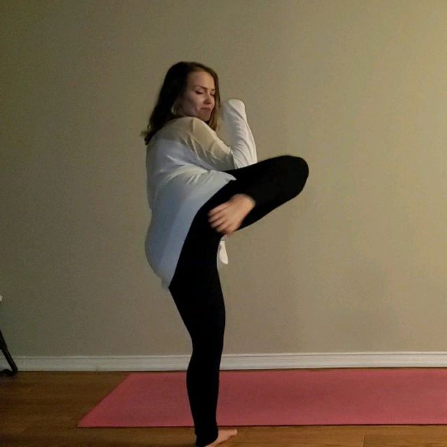 Foot Taps 💥 by Bernadette C. - Exercise How-to - Skimble