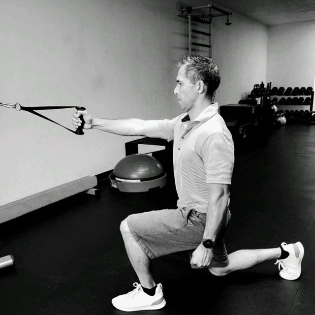 Cable Lunge And Pull by Juan Paolo Galvez - Exercise How-to - Skimble