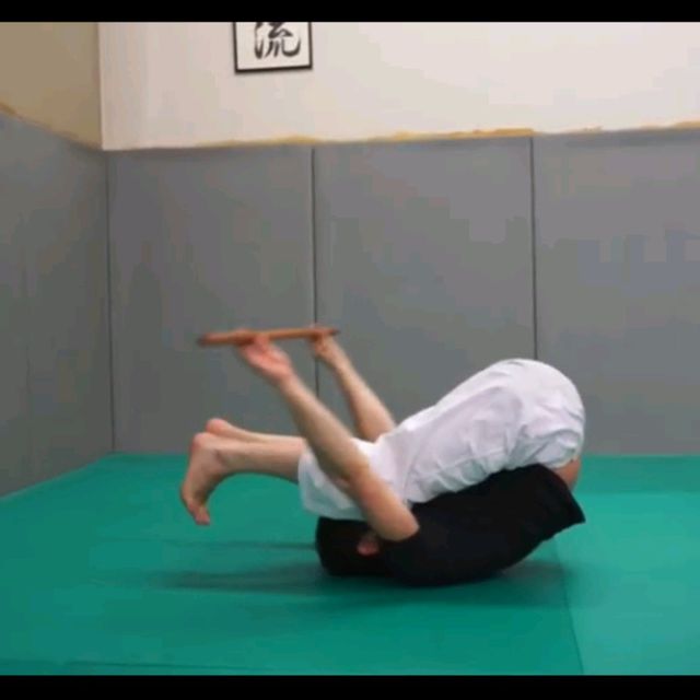 Stick Roll by Alex 🌊. - Exercise How-to - Skimble Workout Trainer