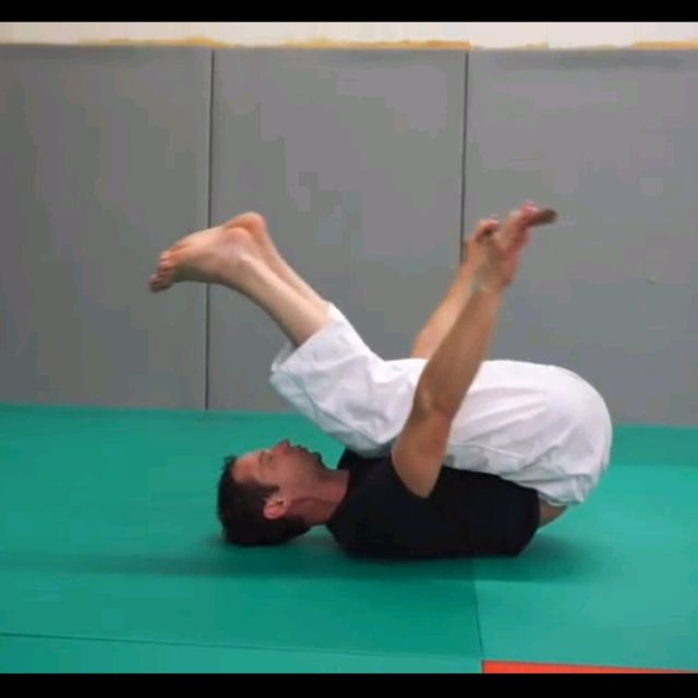 Stick Roll by Alex 🌊. - Exercise How-to - Skimble Workout Trainer