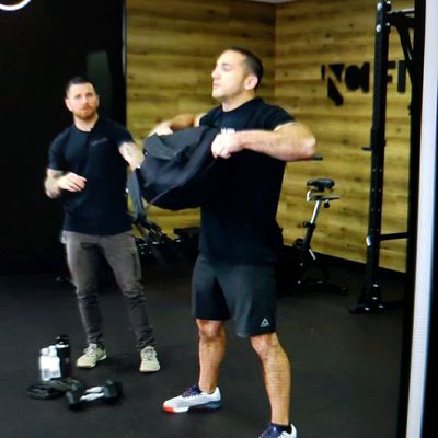 Short Leg Lifts by Jesse Hanecak - Exercise How-to - Skimble