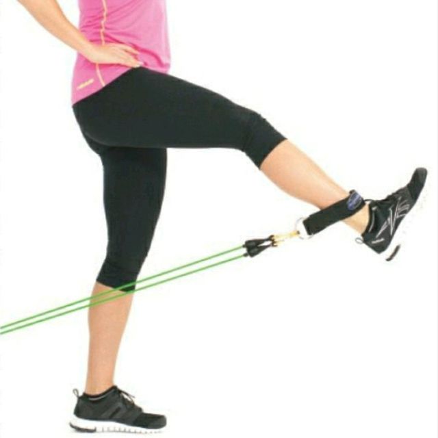 Right Leg Kicks por Jason Footman - Ejercicio Cómo hacerlo - Skimble