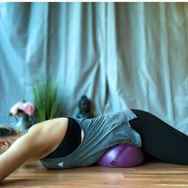 Roll / Release: Squishy Ball by Vincent H. - Exercise How-to - Skimble