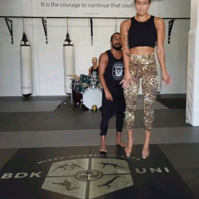 Leaping Leopard 180° Right by Bernadette C. - Exercise How-to - Skimble