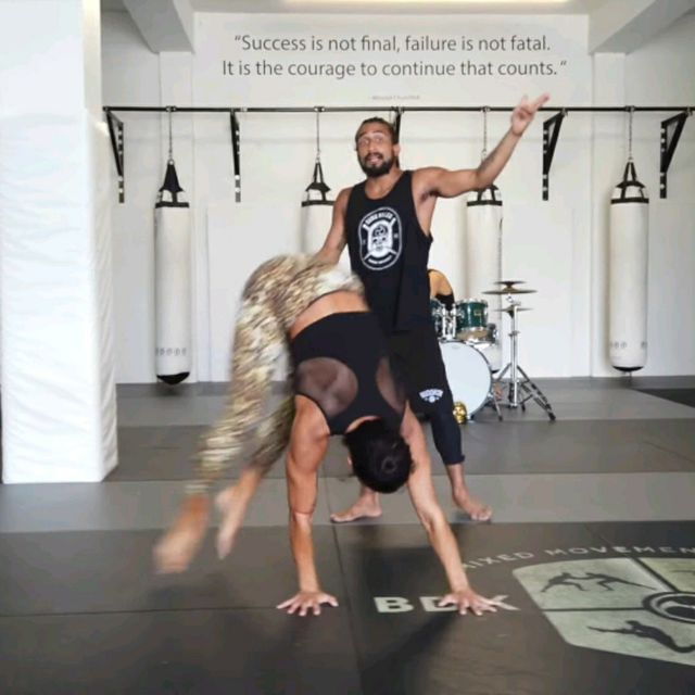 Chimpanzee by Bernadette Cordeau - Exercise How-to - Skimble