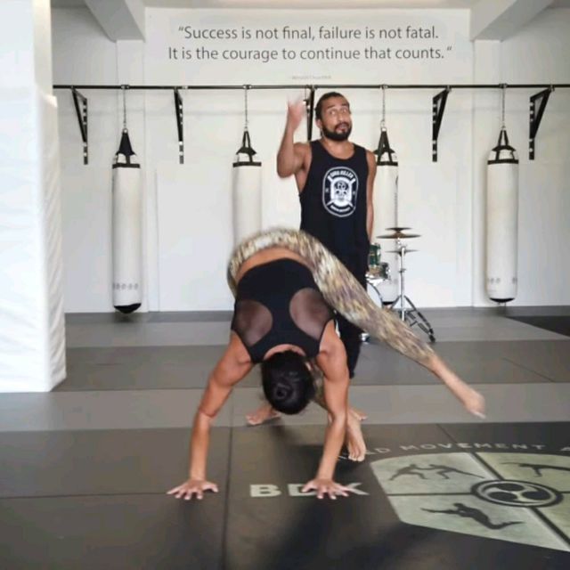 Chimpanzee by Bernadette Cordeau - Exercise How-to - Skimble