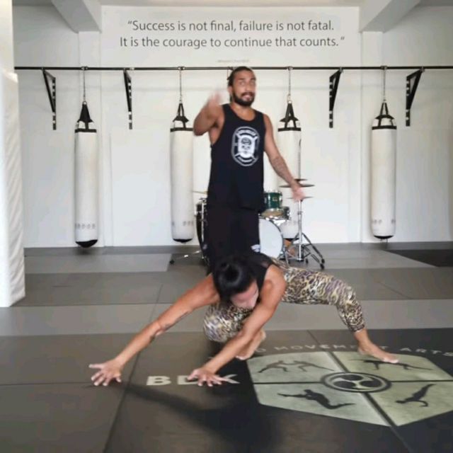 Chimpanzee by Bernadette Cordeau - Exercise How-to - Skimble