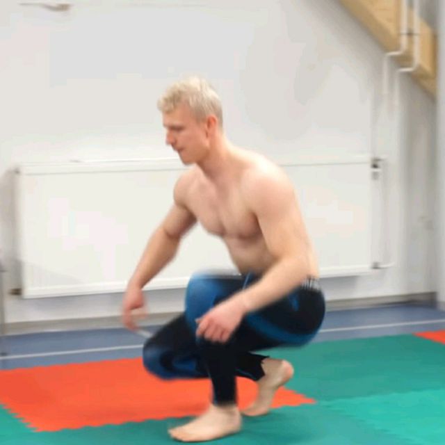 Duck Walks by Bernadette C. - Exercise How-to - Skimble