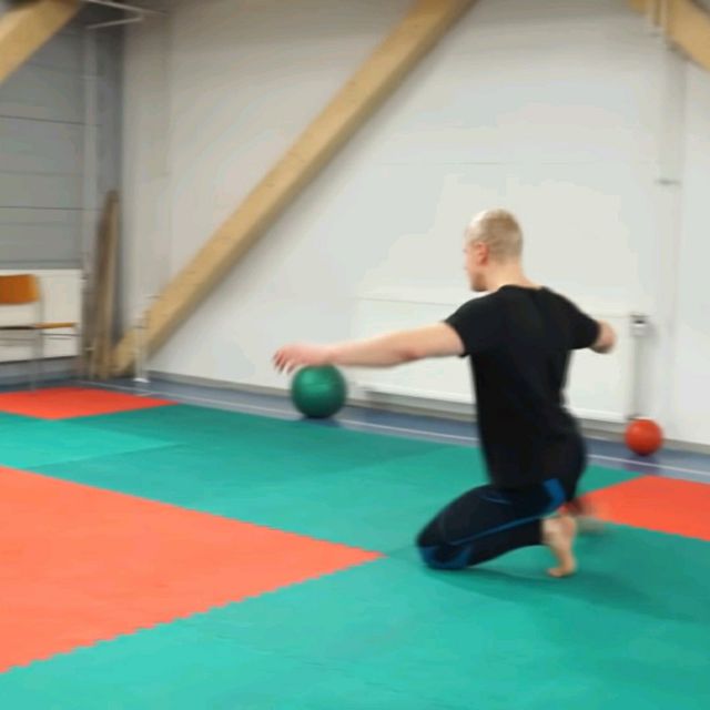 Curious Ape - Forward by Bernadette C. - Exercise How-to - Skimble