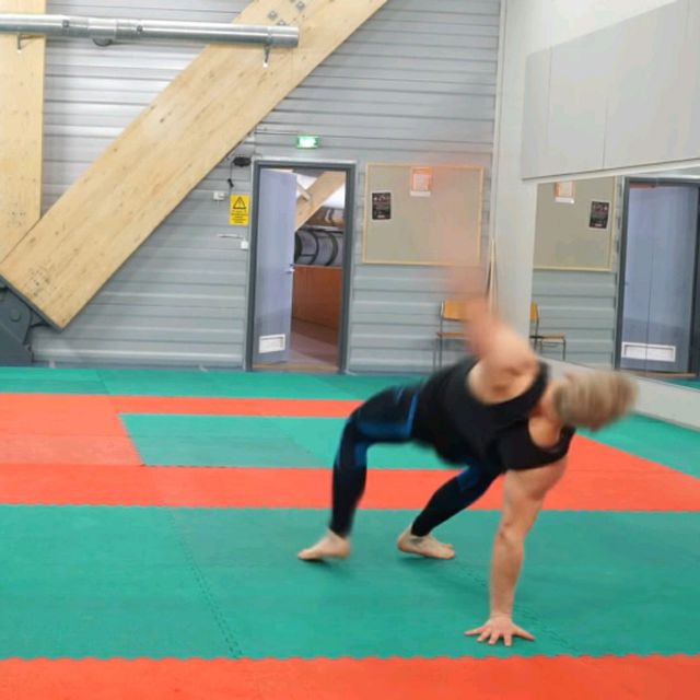 Scorpion by Bernadette C. - Exercise How-to - Skimble