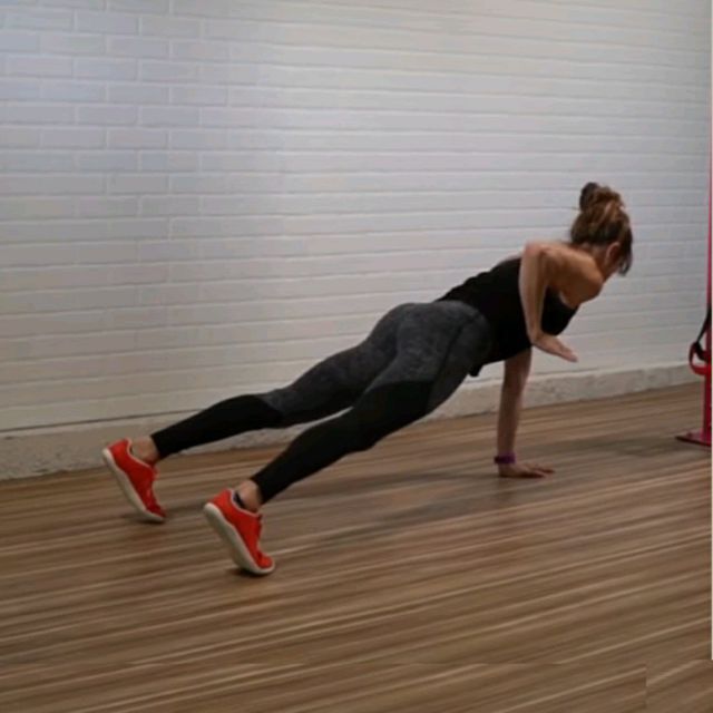 Plank Row to Wing by Jesus Alfonso Tapia Bocio - Exercise How-to - Skimble