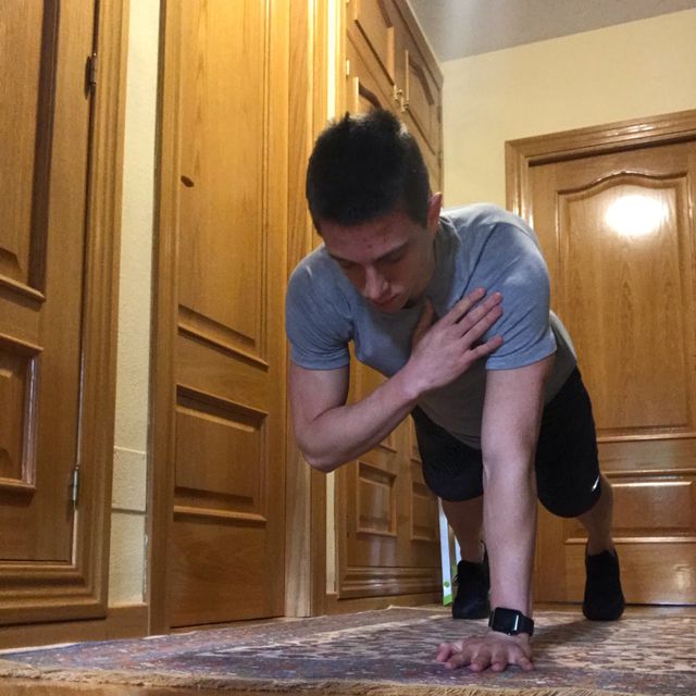 Shoulder Taps And Walkout by Rafael Jimenez Maiquez - Exercise How-to ...