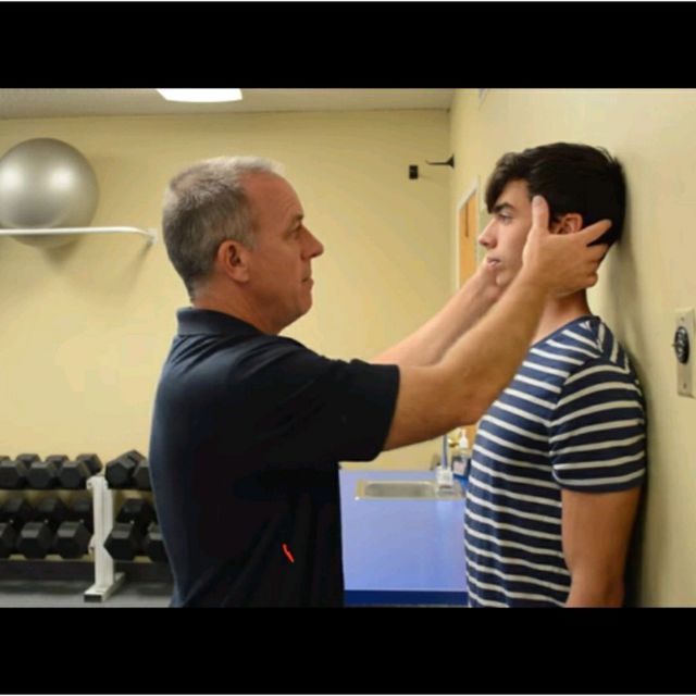 WALL LEAN EXERCISE by Vincent H. - Exercise How-to - Skimble