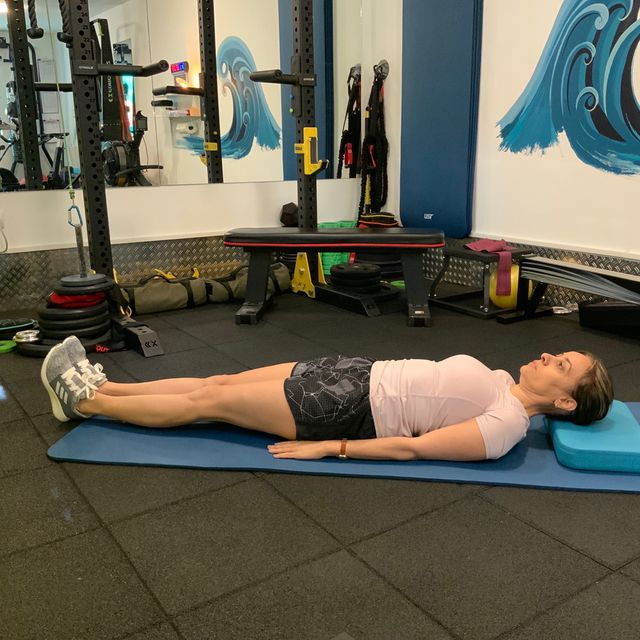 Lying Double Knee Pull by Ömer Köseoğlu - Exercise How-to - Skimble