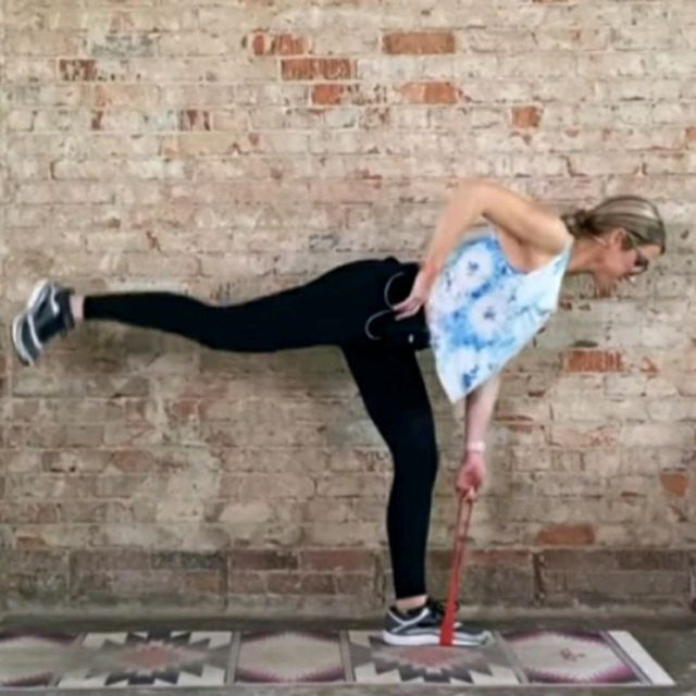 Left Banded Single Leg Romanian Deadlifts por 𝔻𝕖𝕤𝕖𝕣𝕥 𝔽𝕠𝕩🦊 🌟 ...