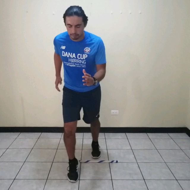 Skipping En 8 Sobre Vara by Ronald Estuardo Zavala Aguilar - Ejercicio ...