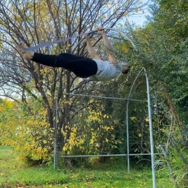 Front Lever_Bar With Band by Alex 🌊. - Exercise How-to - Skimble
