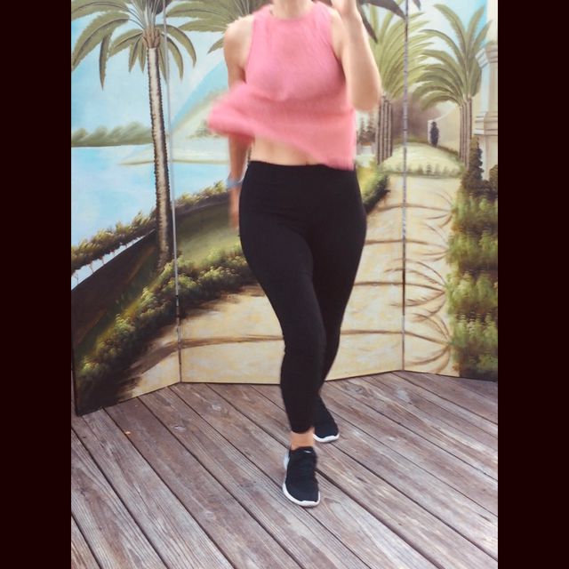 Squat Switch With 4 Scissors by Bree Cunningham - Exercise How-to - Skimble