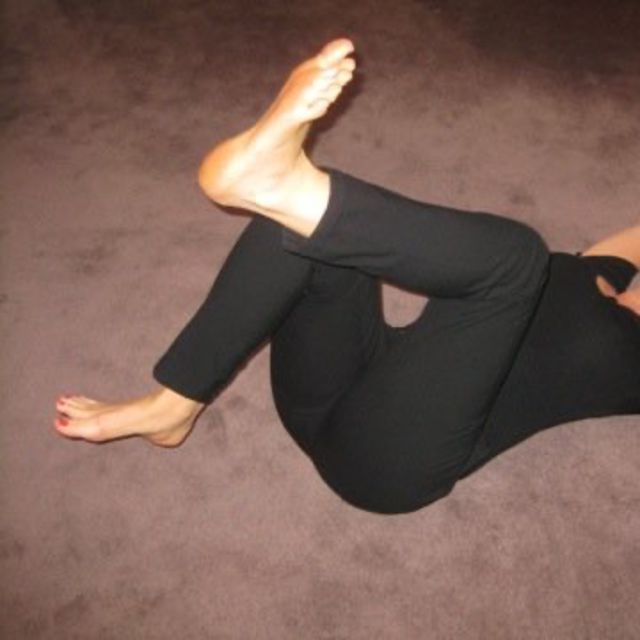 LEGS PASSING by Vincent H. - Exercise How-to - Skimble