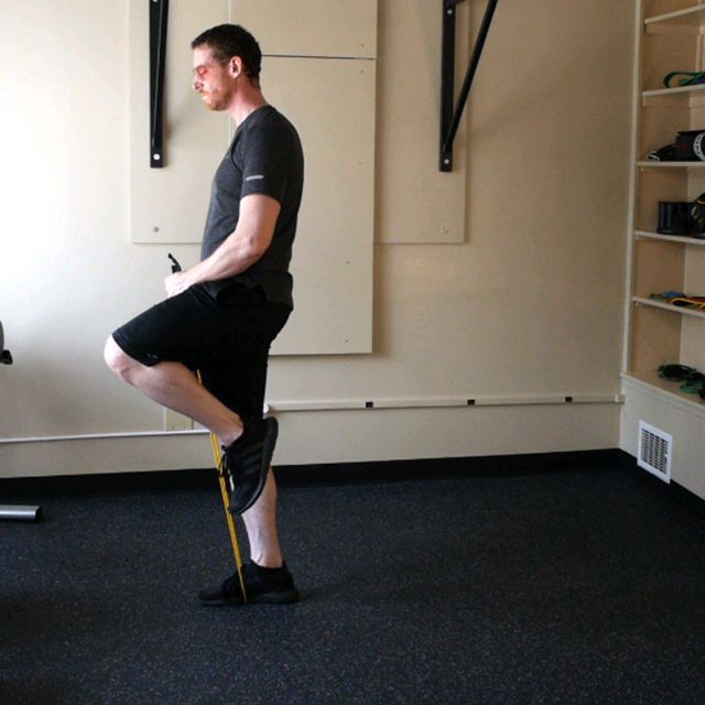 Reverse Lunge With Band by Patrick9 Morrisey - Exercise How-to - Skimble