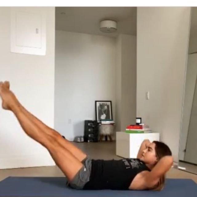 Head Lifted Twister by Rushfitness 💪🏽 - Exercise How-to - Skimble