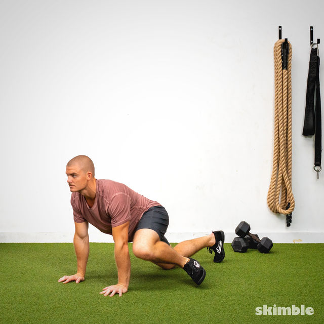 Kneeling Spiderman - Exercise How-to - Skimble Workout Trainer