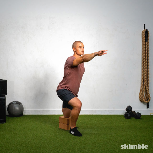 Shrimp Squats - Exercise How-to - Skimble Workout Trainer