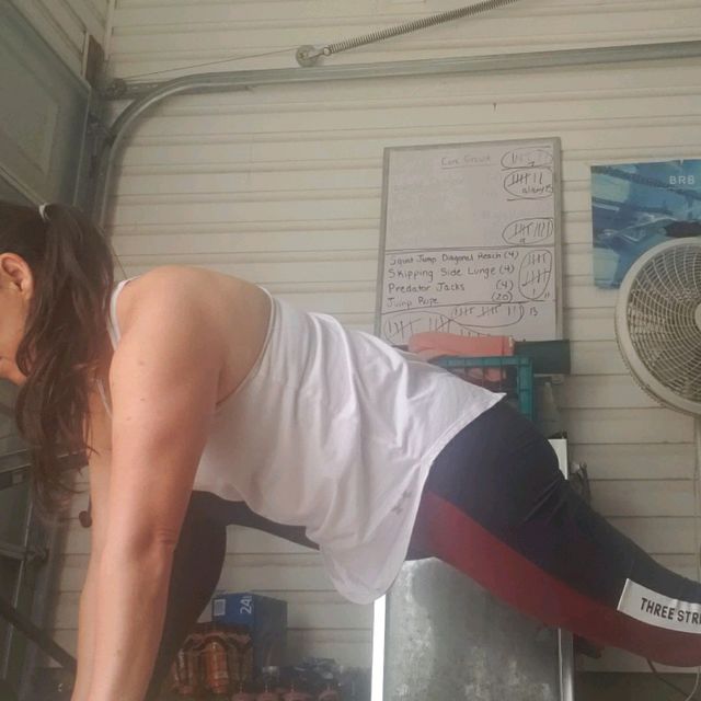 Runner's Lunge With Twist by Jennifer Campbell - Exercise How-to - Skimble