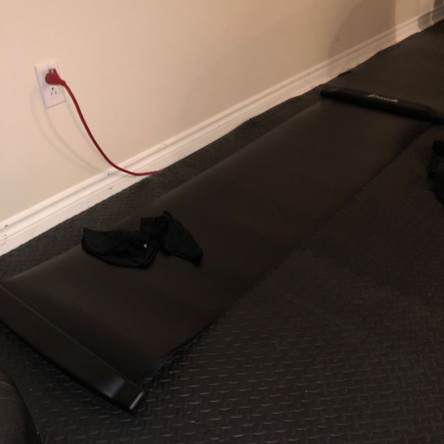 Slide Board by Yves P. - Exercise How-to - Skimble