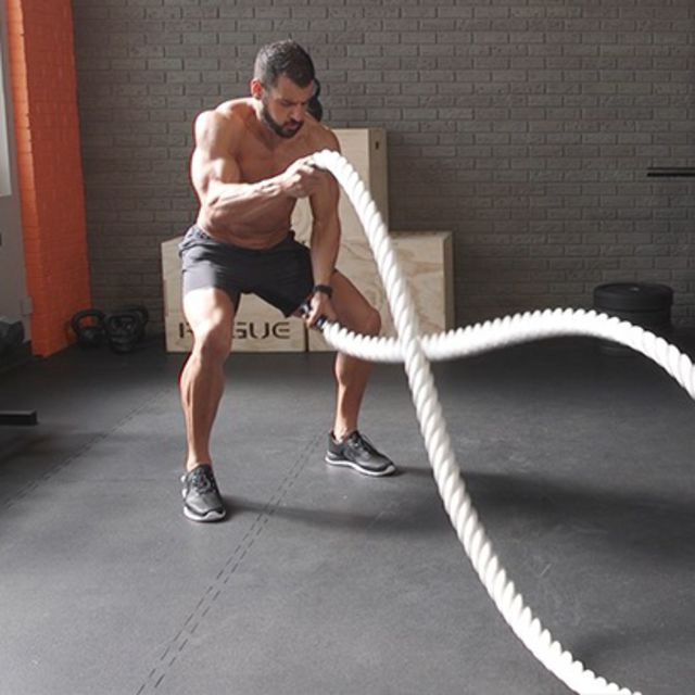 Battle Rope Waves by Kris B. - Exercise How-to - Skimble