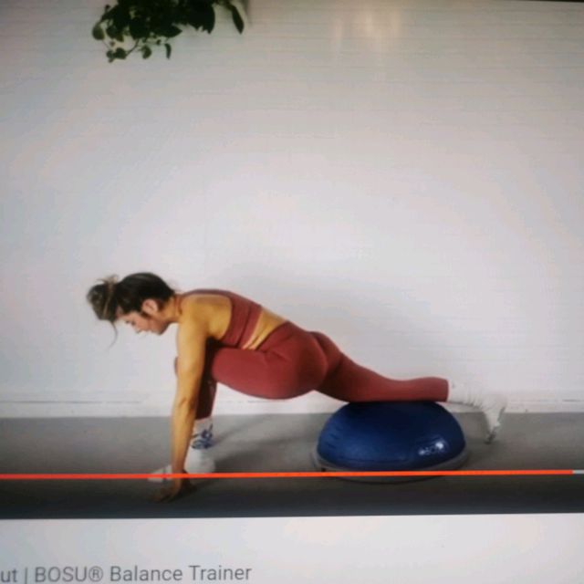 Kneeling Hamstring Stretch by Chan Y. - Exercise How-to - Skimble