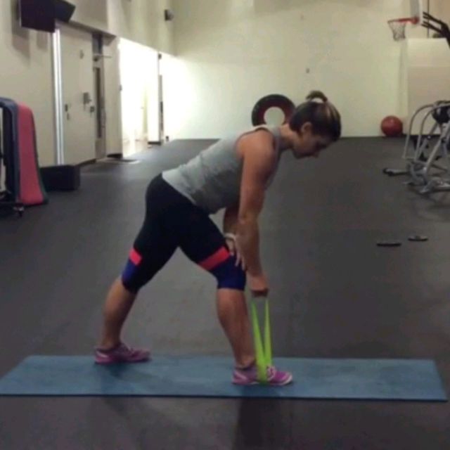 Mini Band Single Arm Row by Francisco Perez - Ejercicio Cómo hacerlo ...