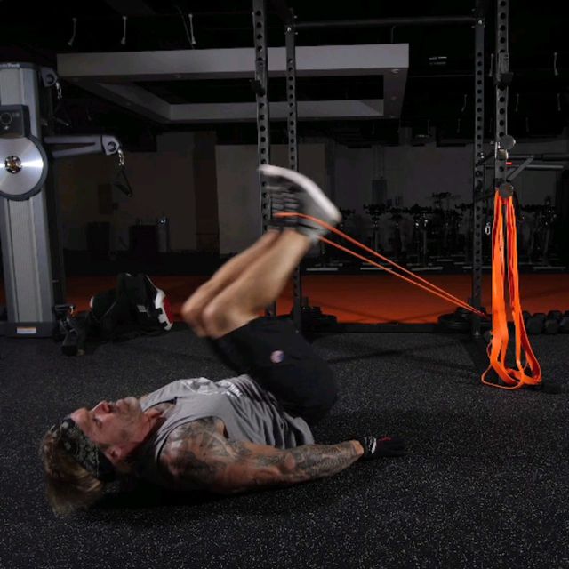 Reverse Crunch with Bands por Jose R. - Ejercicio Cómo hacerlo - Skimble