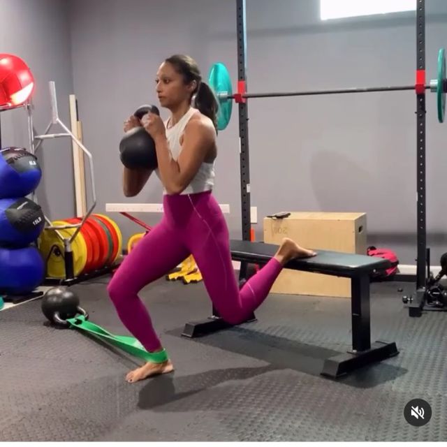 Goblet Hold 3 Seconds by Rushfitness 💪🏽 - Exercise How-to - Skimble