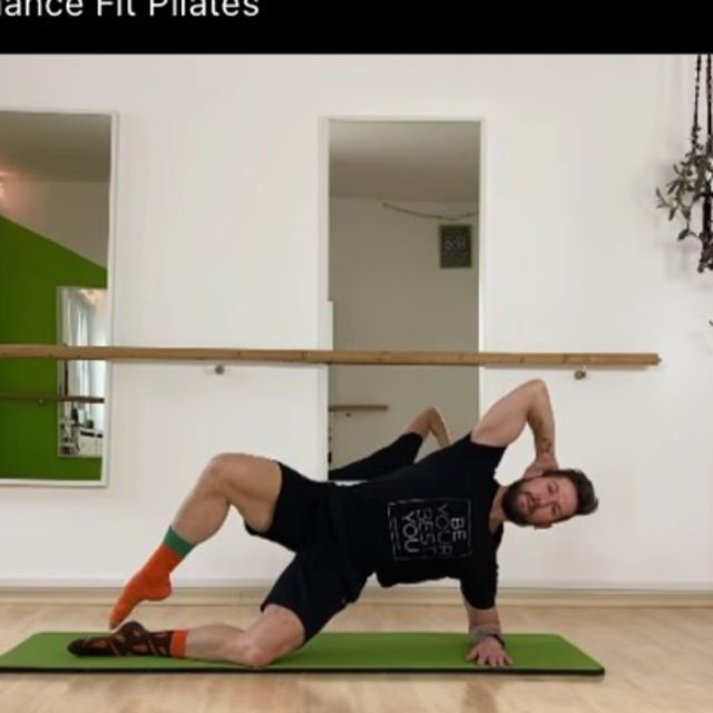 Clamshell Point And Touch Hips Remain Up by Rushfitness 💪. - Exercise ...