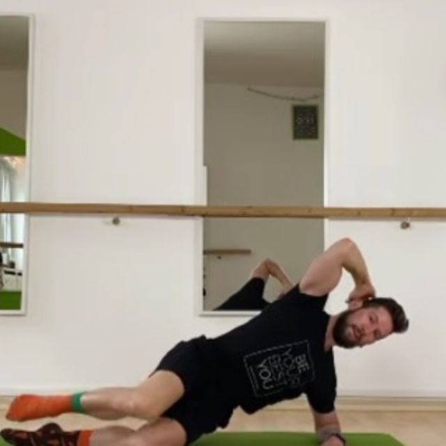 Clamshell With Hip Raise And Arm And Legs Extend by Rushfitness 💪 ...