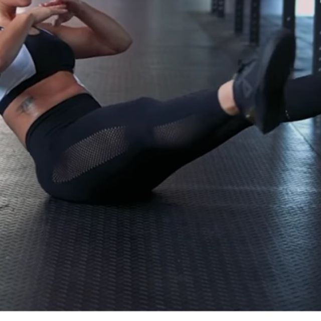 Seated Scissor Kicks by Rushfitness 💪🏽 - Exercise How-to - Skimble