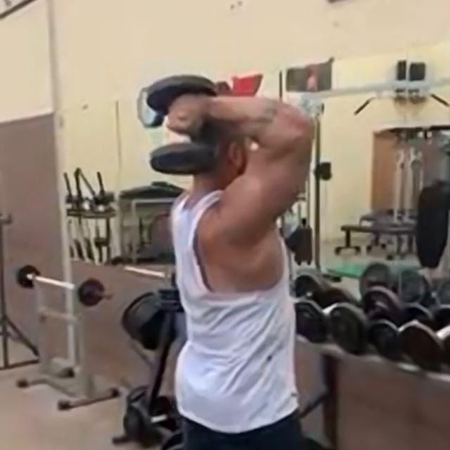 Tríceps Francês Unilateral by René Lacerda - Exercise How-to - Skimble