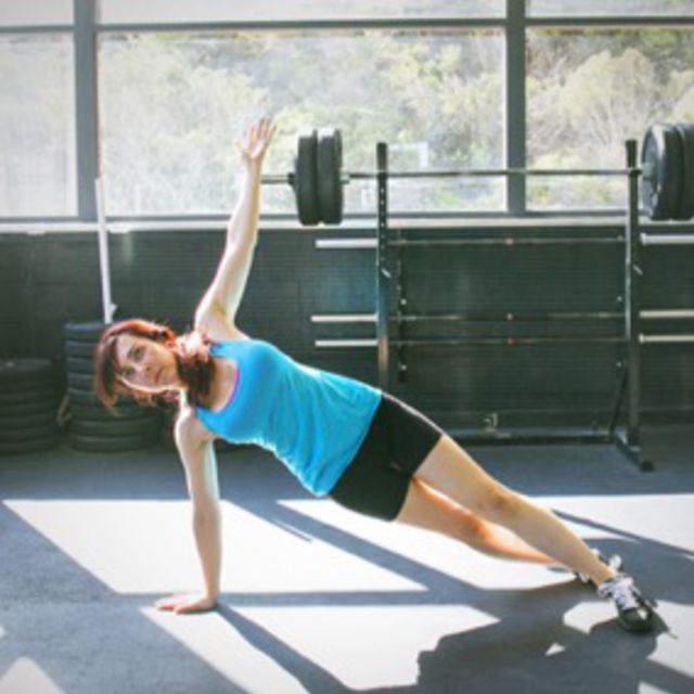 Push Up Rotation + Knee Draw by Louisa M. - Exercise How-to - Skimble