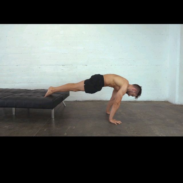Bench Lean by Alex 🌊. - Exercise How-to - Skimble Workout Trainer