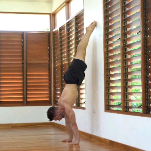 Half Slide Away by Alex 🌊. - Exercise How-to - Skimble