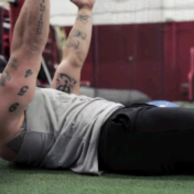 IPSILATERAL OBLIQUE CRUNCHES by 𝔻𝕖𝕤𝕖𝕣𝕥 𝔽𝕠𝕩🦊 🌟 - Exercise How-to - Skimble