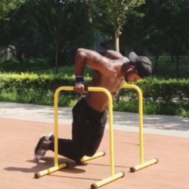 Negative Dips by Francisco Perez - Ejercicio Cómo hacerlo - Skimble