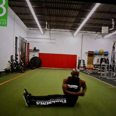 Knee Grab by Yong Siong H. - Exercise How-to - Skimble