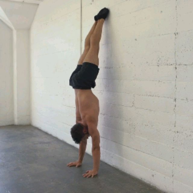 Tuck Wall Slides by Alex 🌊. - Exercise How-to - Skimble