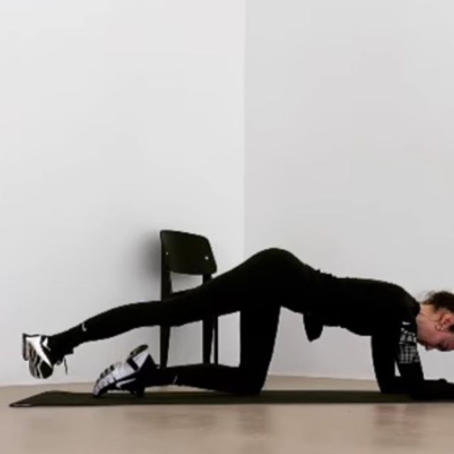 Angled Leg Lifts by Rushfitness 💪🏽 - Exercise How-to - Skimble