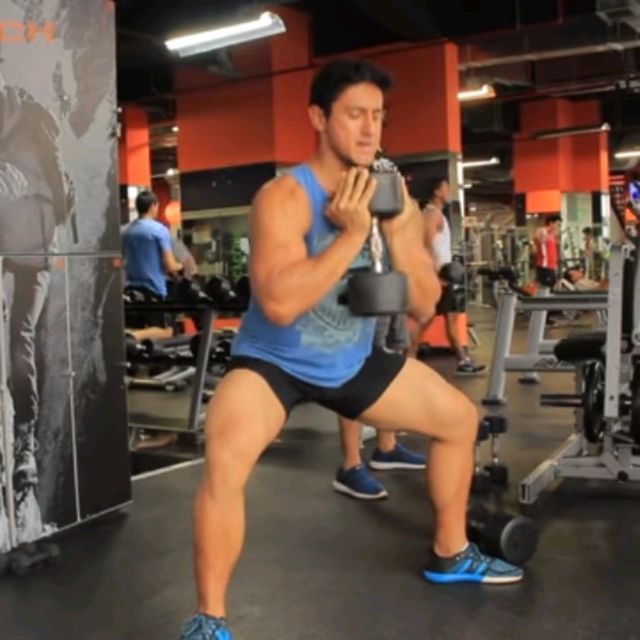 Sentadillas abiertas cortas con mancuerna par Jose Juan D. - Ejercicio Cómo hacerlo - Skimble