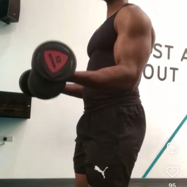 Half Curl by Jamie Tailor - Exercise How-to - Skimble